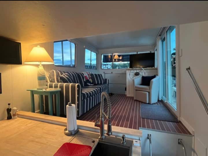 Matt's Holiday Mansion - Lake Wylie, SC