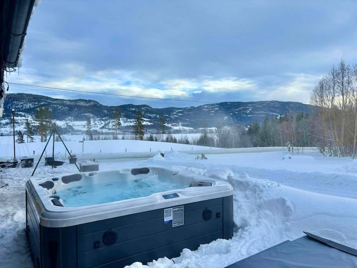 Spacious Cabin W/jacuzzi, Near Ski & Fjord - Norway