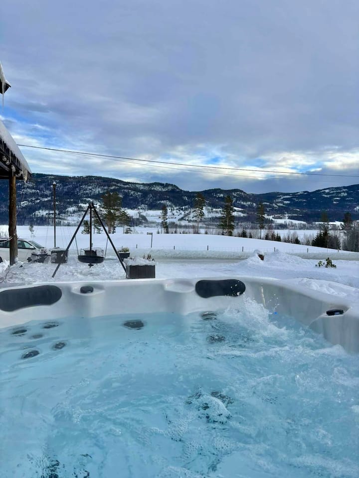 Spacious Cabin, Five Bedrooms, Jacuzzi, Near Water - Norway