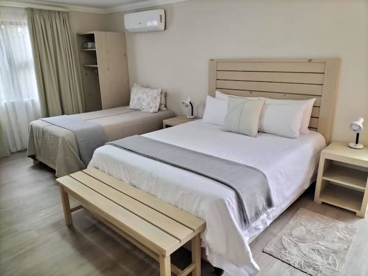 Stayawhile Guesthouse Unit 2 - Colesberg