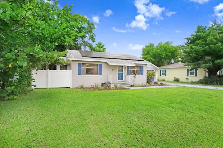 South Tampa Oasis: 3 Br 2 Ba - Tampa