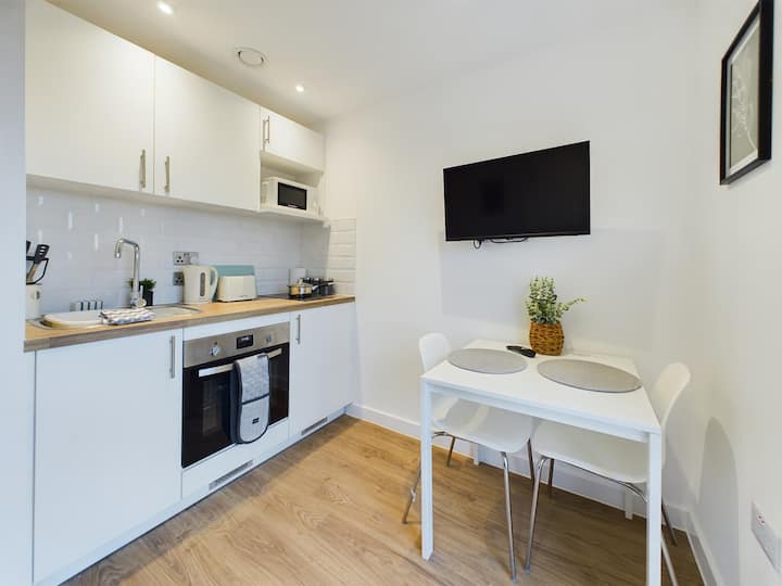 Spacious Studio In Manchester W/super Fast Wifi! - Salford