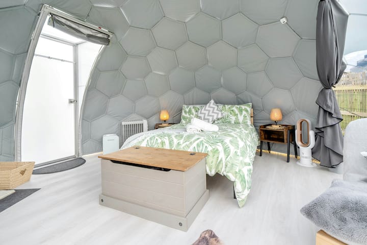 Deerstone Glamping Dome, Pinhaw Beacon, Hot Tub - Skipton