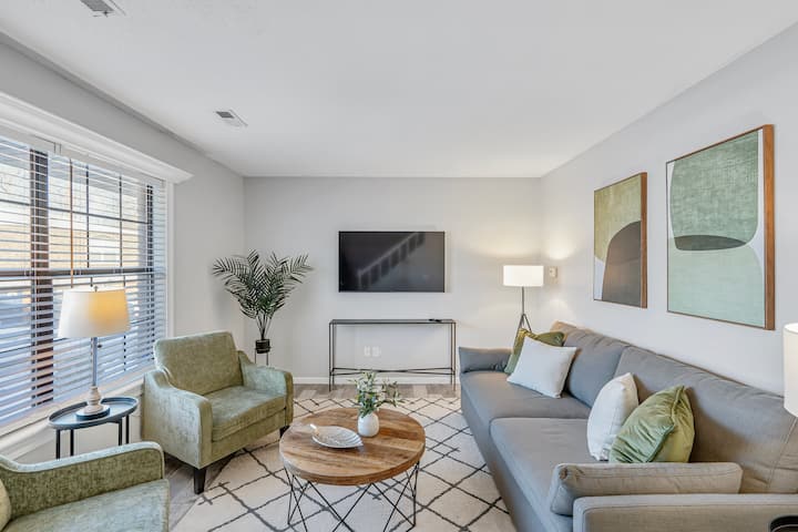 Charming 2-bed/1.5 Bath Townhome - Columbia, MO