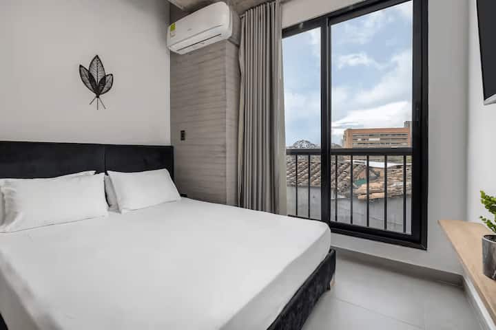 Poblado, 5 Min To San Lucas Plaza, Free Parking - Medellín