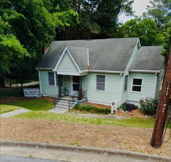 A Snug And Comfortable Space. - Columbus, GA