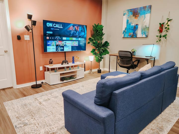 South St | King Bed | 65" Tv | Rain Shower | W/d - Philadelphia Airport (PHL)