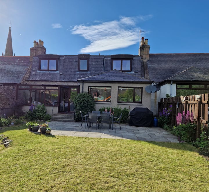 Spacious Cosy Welcoming Cottage - Balmoral Castle