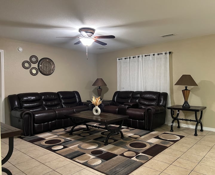 Cozy Midland Home (2 Bd 2 Bath 1 Office And More) - Midland, TX