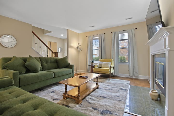 New! Spacious & Cozy Southside - Columbia, MO