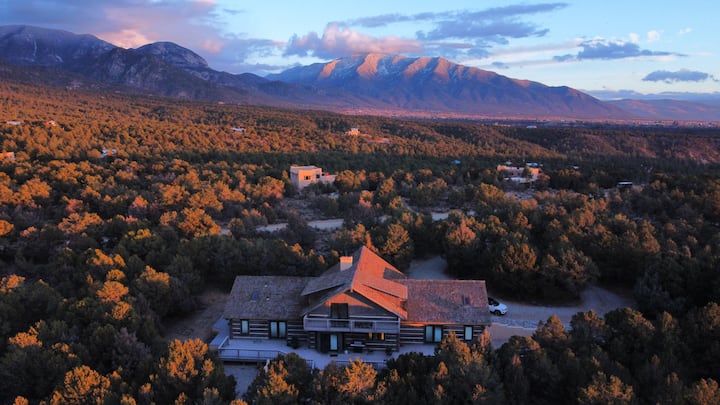 Taos Mountain Lodge/luxury/hot Tub/private Theater - Taos Ski Valley, NM