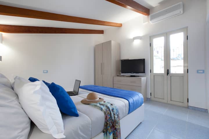 Sorrento - A Few Meters From Piazza Tasso - Sorrent