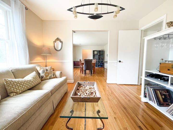 Cute, Convenient, Comfortable House - Charleston, SC