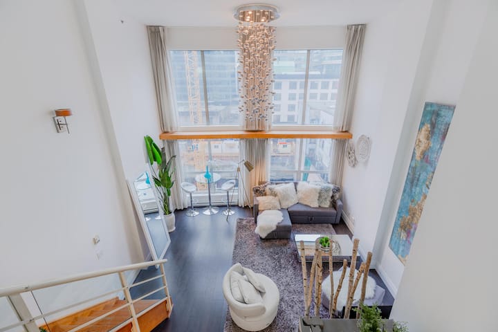 Beautiful Bright Downtown Loft/sleeps 6 - バンクーバー