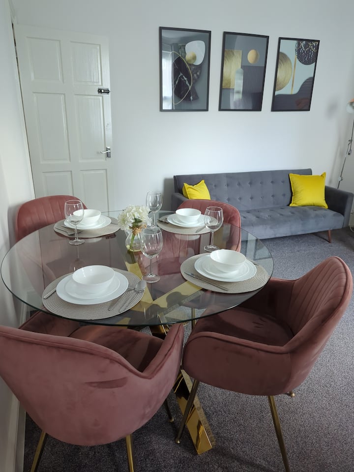 Charming 3-bedroom House - Wolverhampton