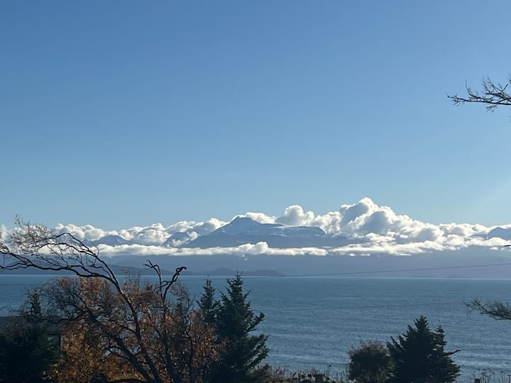 Glacier  Suite, Beach Walk Inn, Upper Unit View! - Homer, AK
