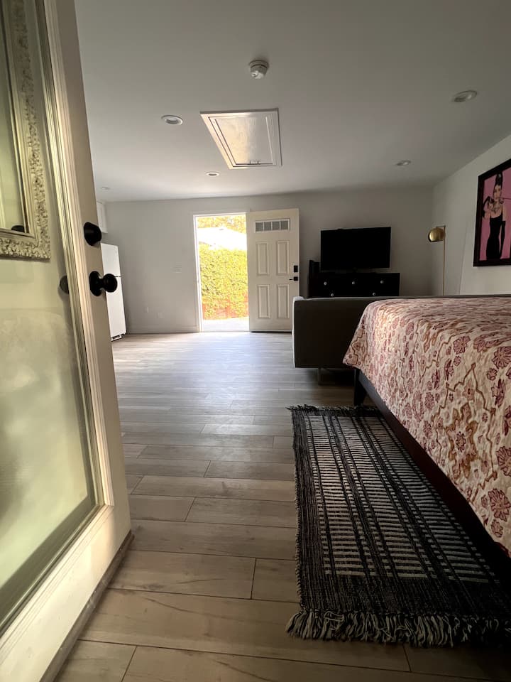 Guest Suite In Los Angeles - Los Angeles, CA