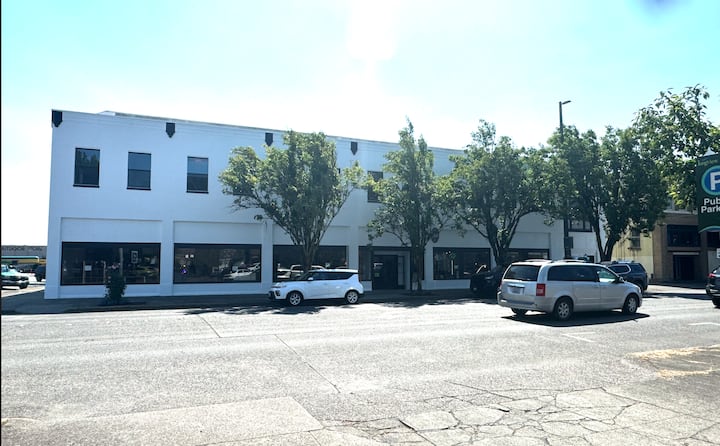 Quiet Studio #1| Full Kitchen, Downtown, Private - Kelso, WA
