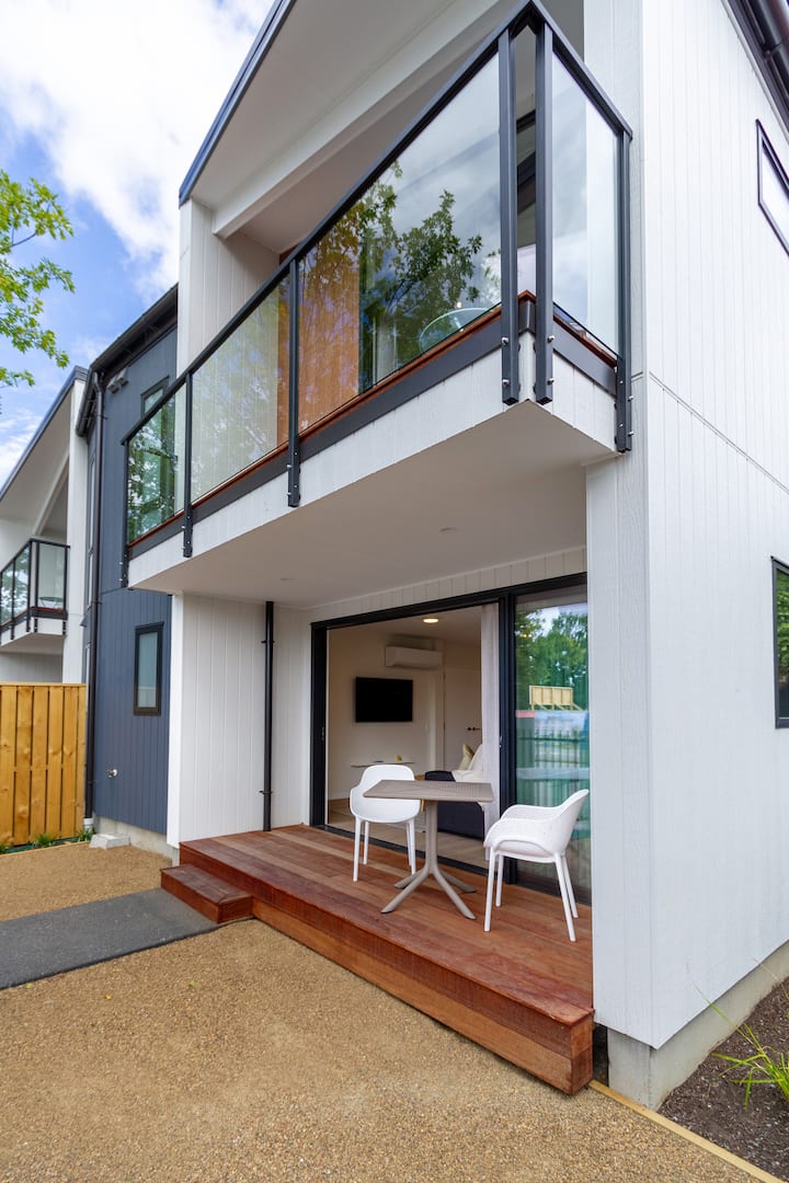 Spacious City Retreat Perfect For Getaways - Christchurch