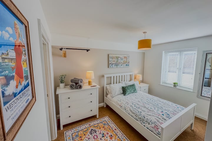 New Flat+5mins To Beach+parking - Weston-super-Mare