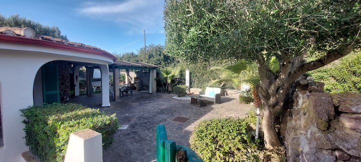 Villa Tonino
A 5 Min De La Plage - Sant'Antioco