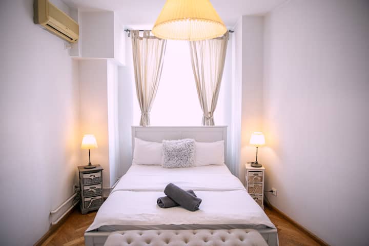 4bedroomsapart Street Blanari 12 - Bucarest