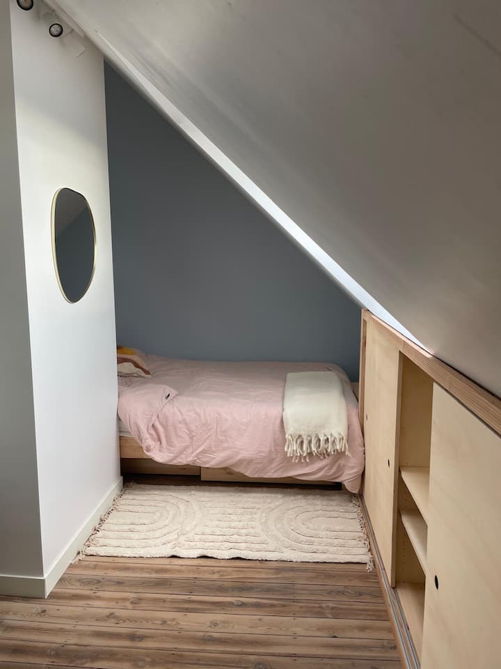 Knusse Zolderkamer In Gent - Gand