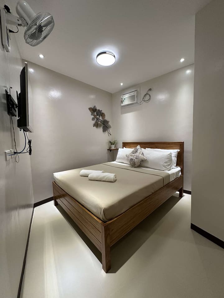 Jaijai's Backpackers Inn(room B) - Coron