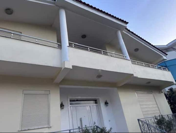 Villa E Verdhe - Elbasan