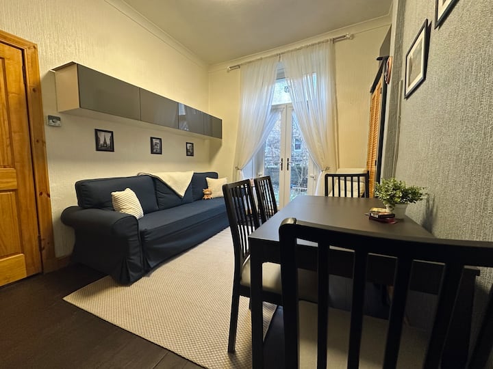 Waverley Park - Charming 1-bed Flat With Patio - Edinburgh