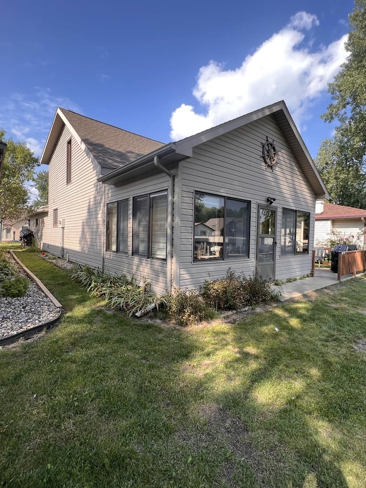 Millers Bay Canal Retreat - Gull Point State Park, Milford