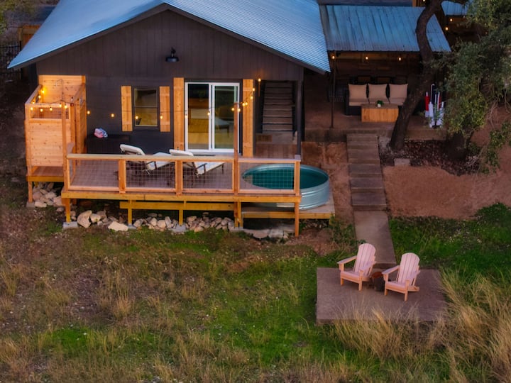 Couples Cove | On The Lake | Fire Pit - Lakeway, TX