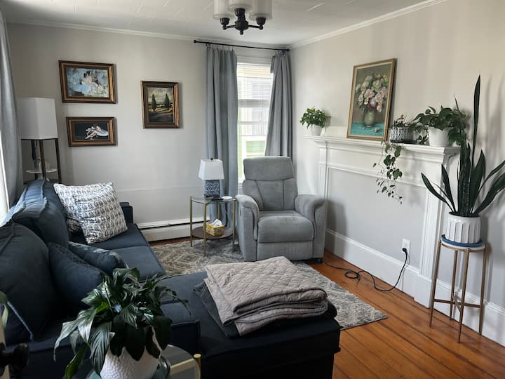 2 Br W/parking In Salem - Salem