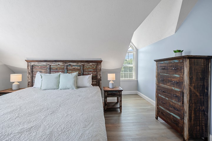 Penthouse Loft: #31 At The Bradford - Branson, MO