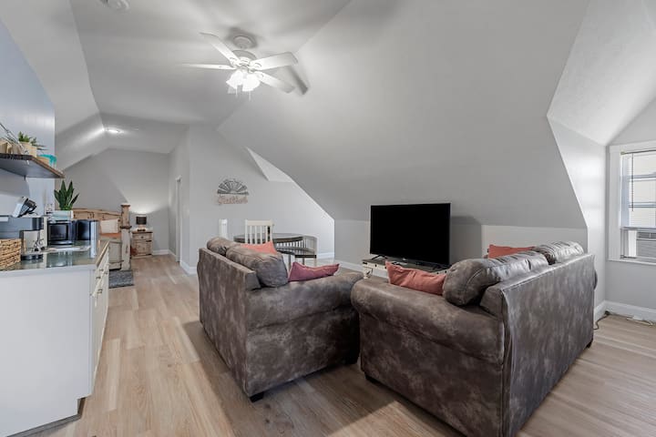 Penthouse Loft: #31 At The Bradford - Branson, MO