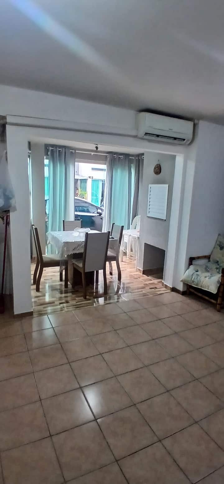 Apto Distante 600 Metros Da Praia - Guaratuba