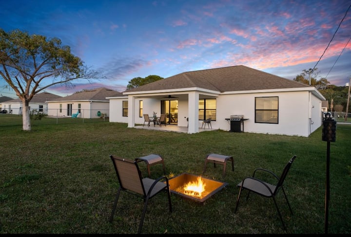 St Lucie Central Cozy Casa - Port St. Lucie, FL