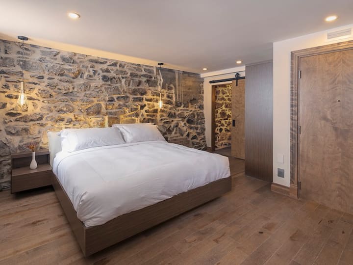 Elegant Vault For 2 People - Semi-basement - Quebec City