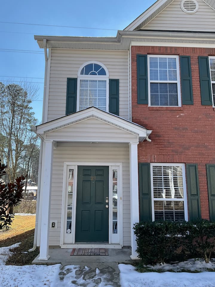 Continental Colony Townhome - Atlanta, GA