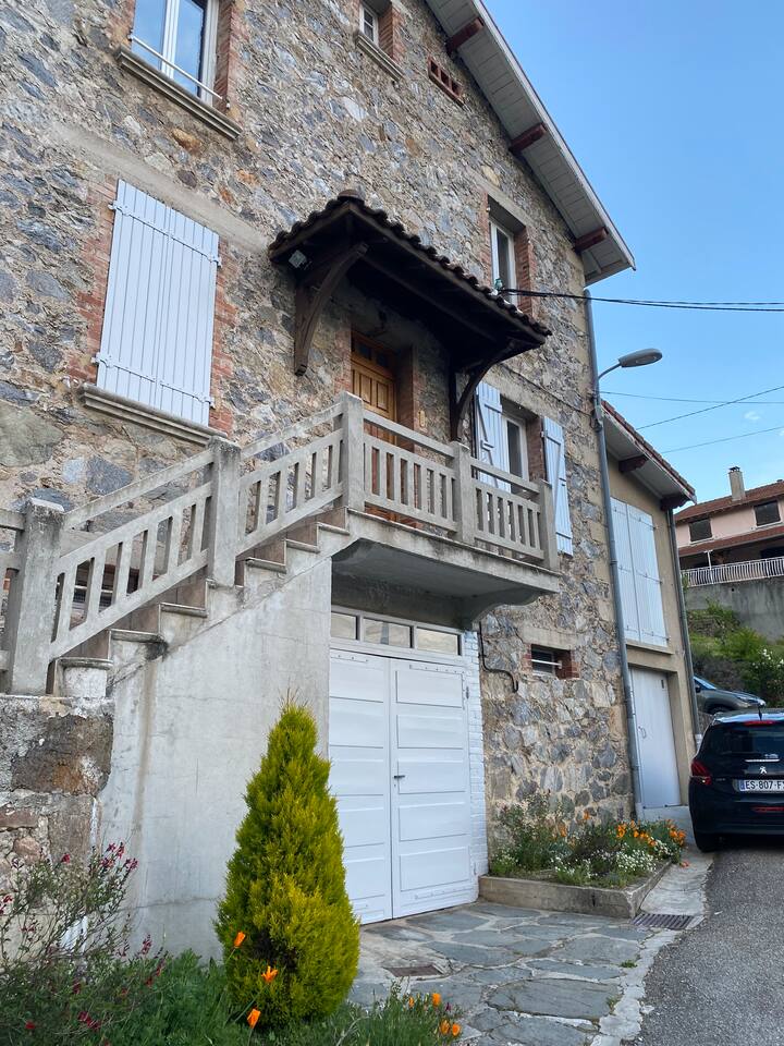 La Bergère,
Maison De Village. - Saint-Victor