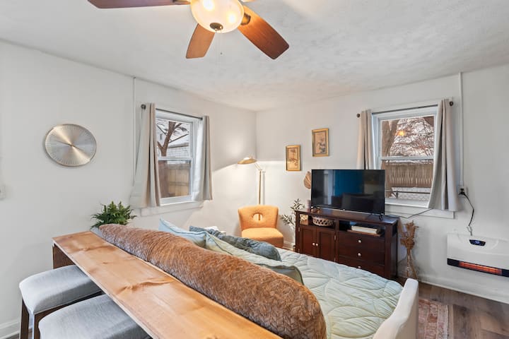 Cozy & Charming Hidden Gem Home - Springfield, MO