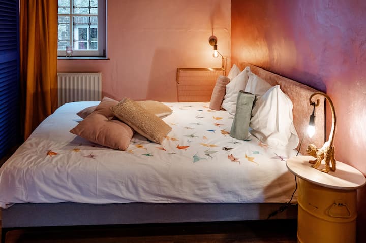 Kleurrijke B&b Zwembad Jacuzzi Sauna@lo-ghis1 - Voeren