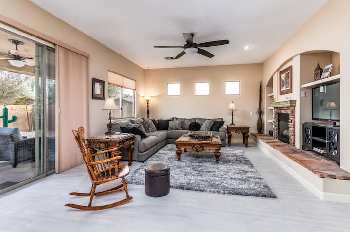 Arizona Holiday House - Goodyear, AZ