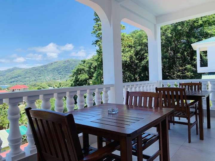 Deluxe Double Room - Oceanic View Apts - Seychelles