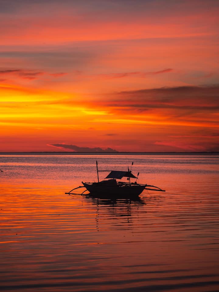 Northern Cebu: Quiet Beachfront - San Remigio