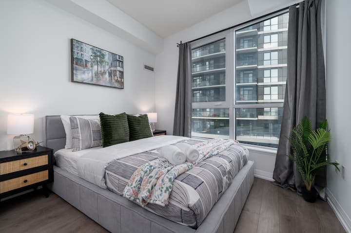 Charming 1 Br - 1 Bath, Parking - 256