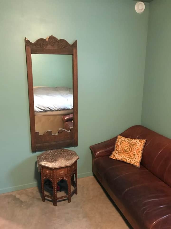 Two Bedrooms Just Off Baker - Nelson