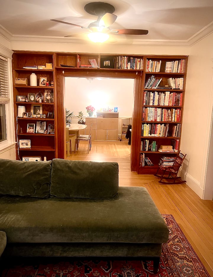 3 Br With Washer/dryer In Cute Neighborhood - Massachusetts