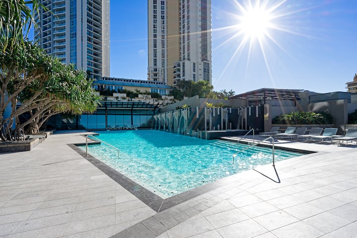 Sky Home With Panoramic Ocean Views - Surfers Paradise