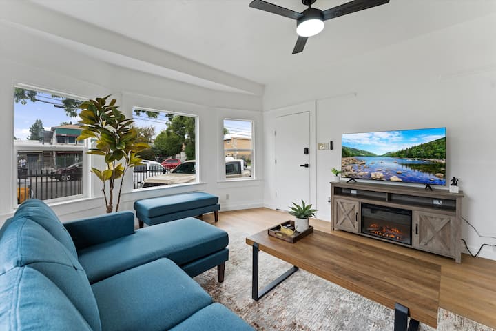 15min Disney! | Charming + Gated 2br By Downtown - Santa Ana, CA